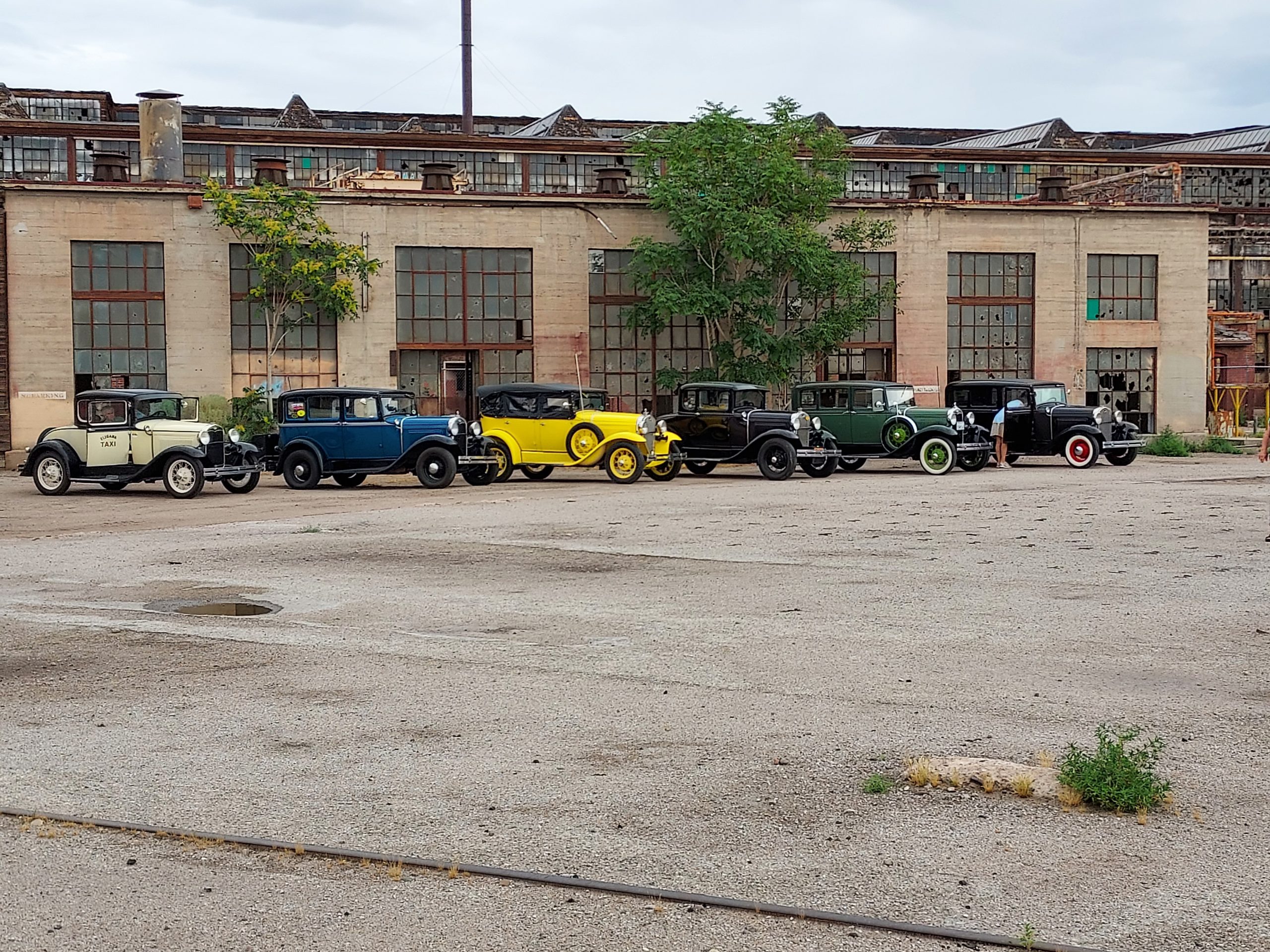 Car enthusiasts gather at Albuquerque Wheels Museum to admire classics ...